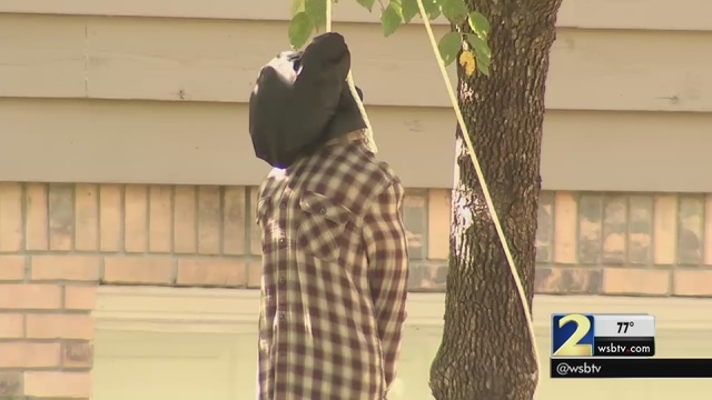 Hanging noose Halloween display angers residents | WSB-TV