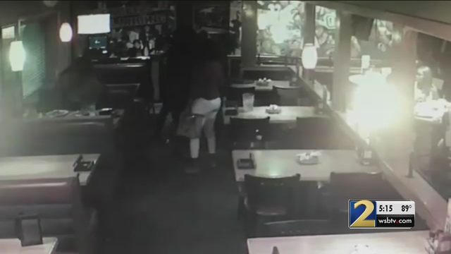 Surveillance video shows Applebee's customers allegedly stab, attack ...