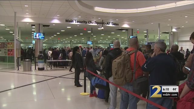 ATLANTA AIRPORT WAIT TIMES: Passengers complain of extremely long lines ...